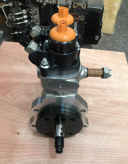 6D125E-3 PC400-7 Fuel Injection Pump 6156-71-1131 6156-71-1130 6156-71-1132